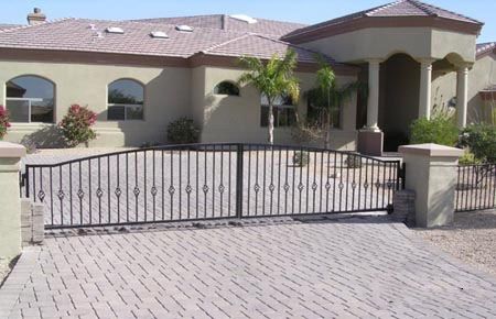 How to Choose the Perfect Custom Gate for Your Home