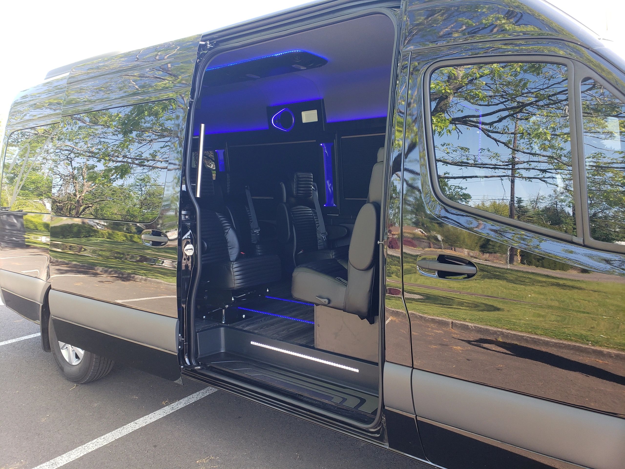 VIP LIMO: Experience the Ultimate Party Bus Atmosphere