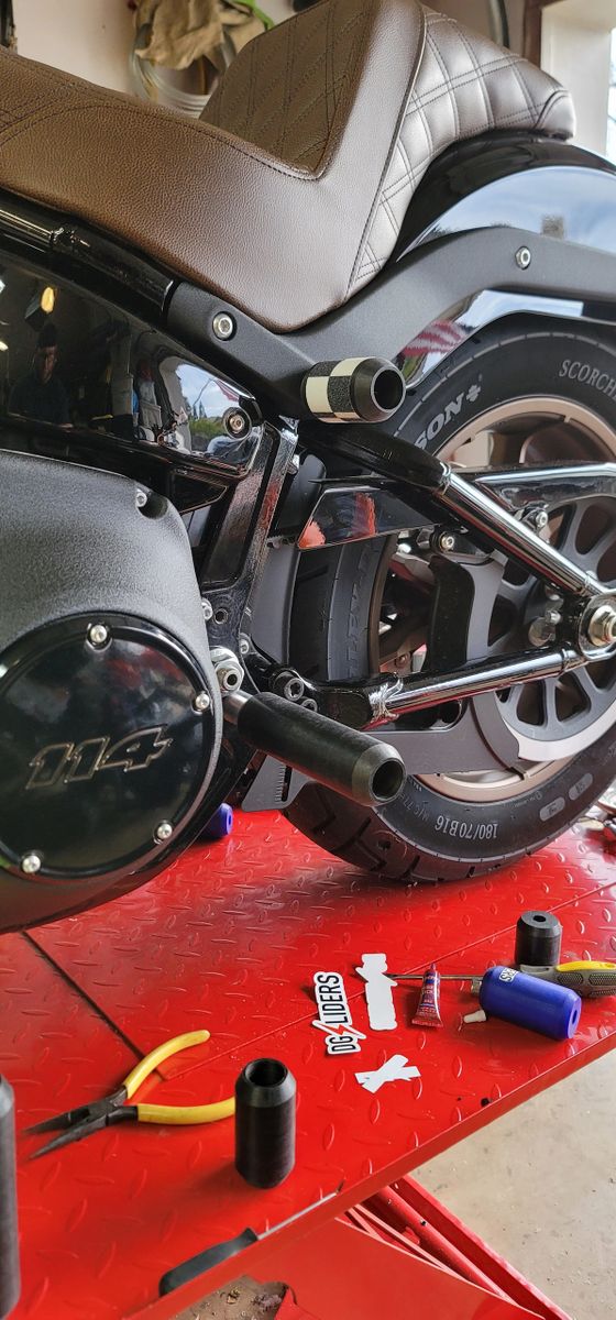 M8 Lower Slider (6IN) Version 2018-Up Softails, Street Bob, Fat Bobs ...