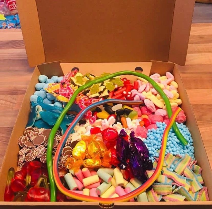 Mrs Mac's Mega Mix 12 Inch Filled Pizza Box