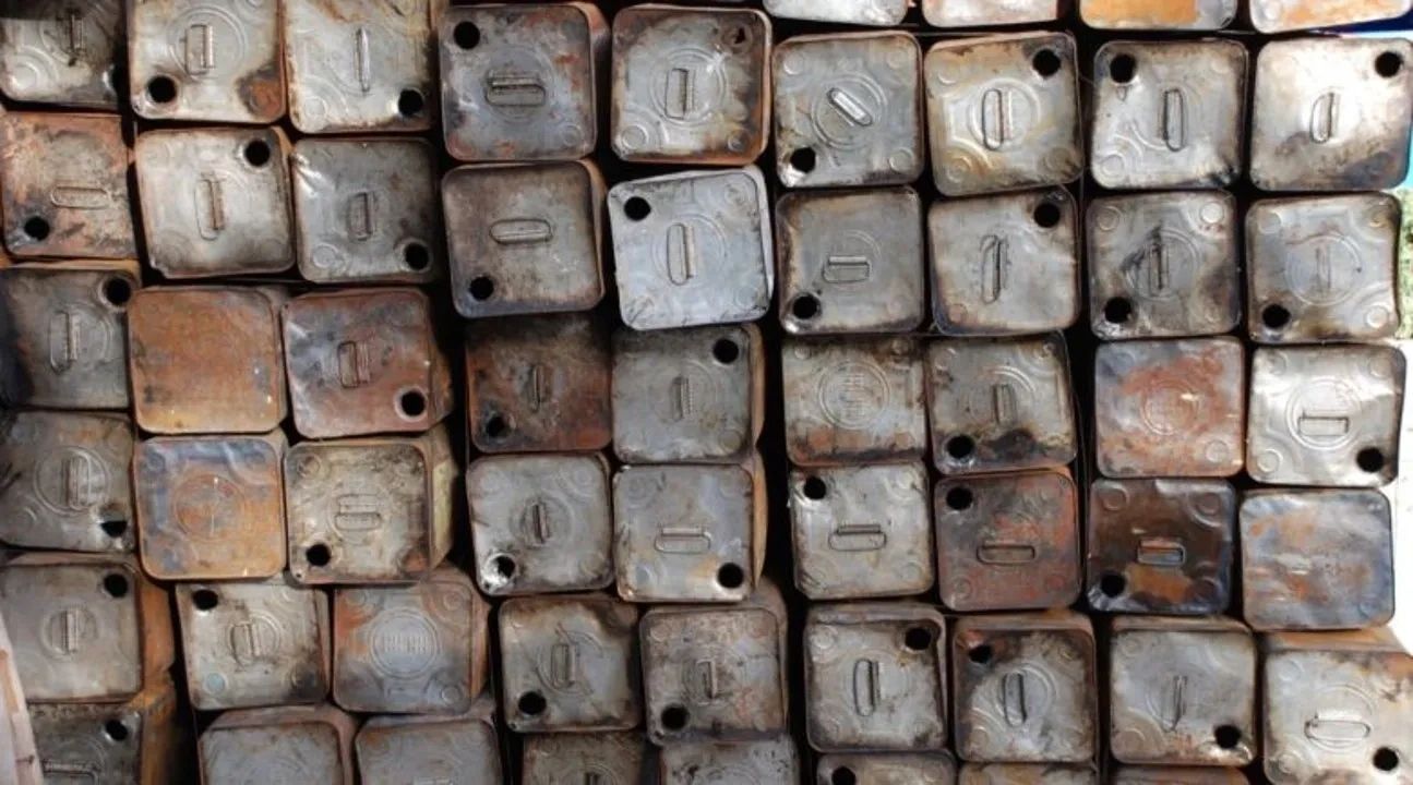 Rust Cube Foundation