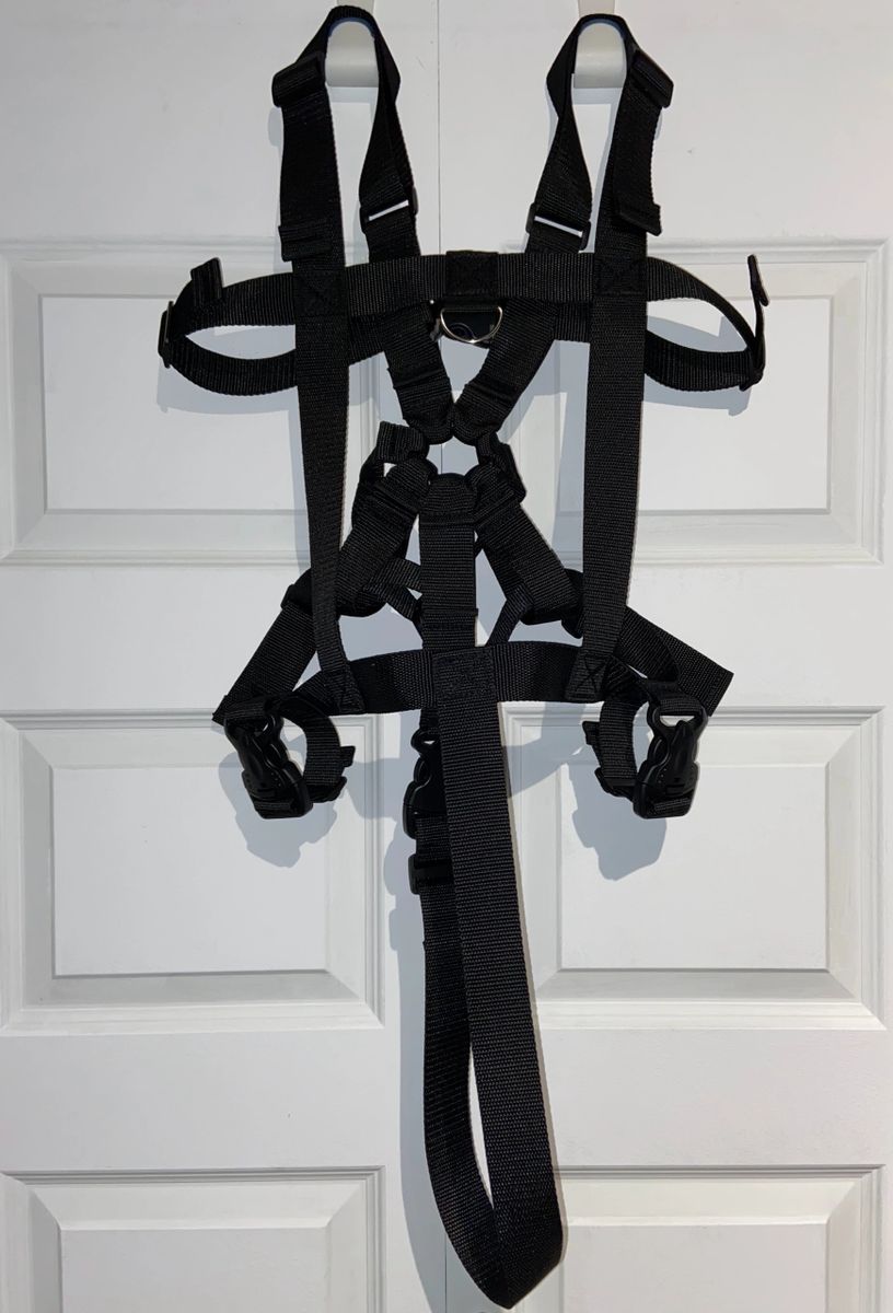 Black body harness with cuffs