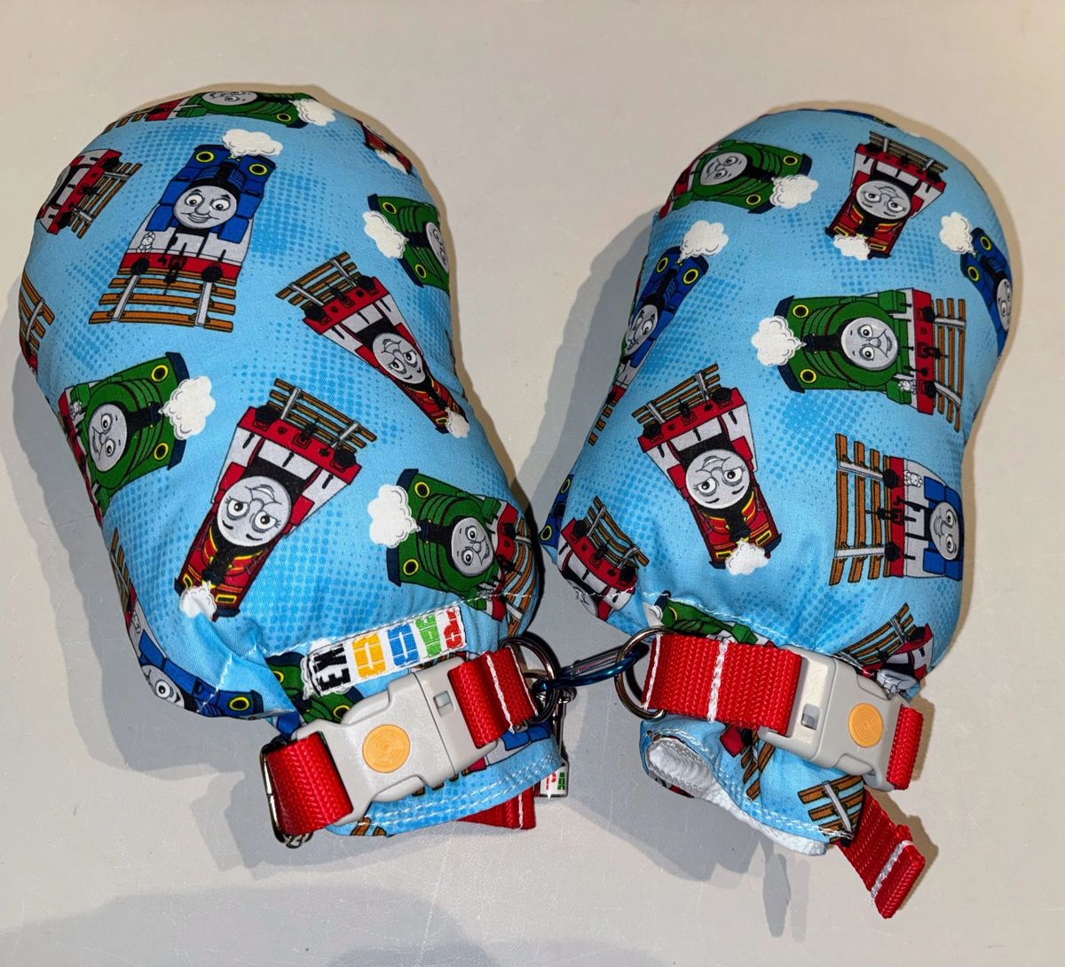 Thomas and friends locking mitts