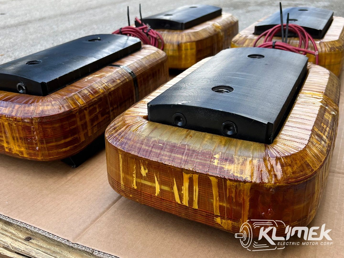 A magnetic field coil