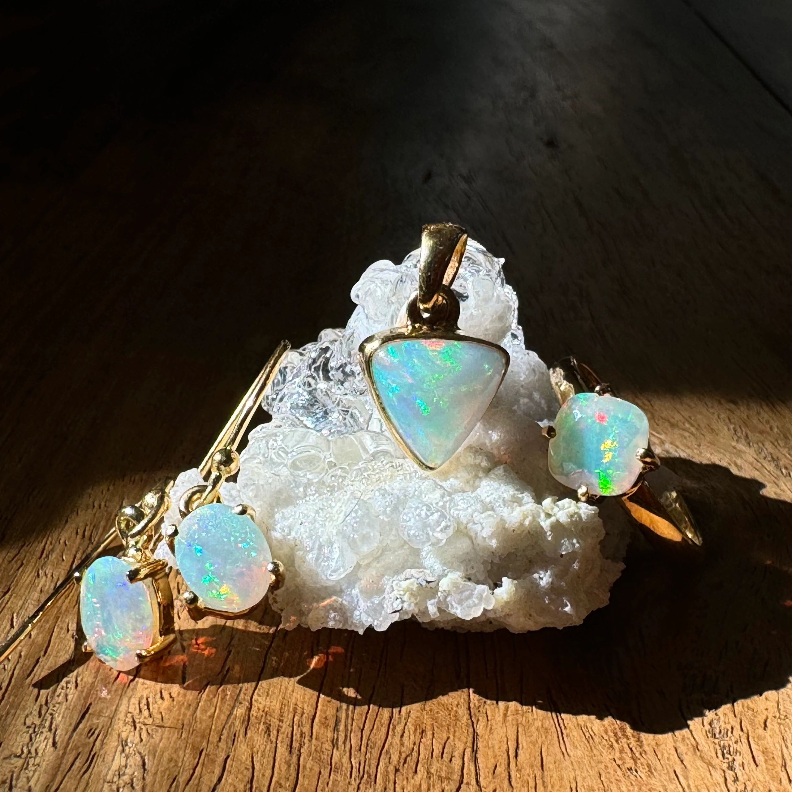 Nature's Own - Minerals, Jewelry, Fossils