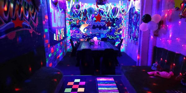 Enjoy Family Fun at The Fun House Roller Skating Rink @earniescolne