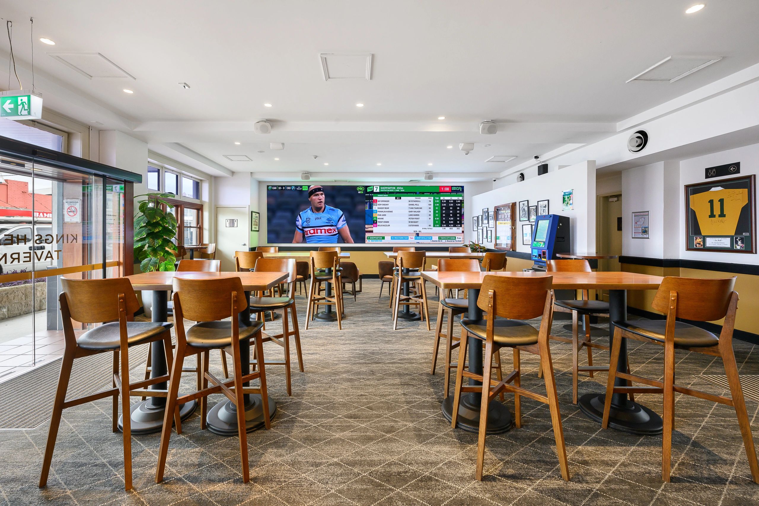 Kings Head Tavern | Historic Pub & Restaurant | NSW Australia