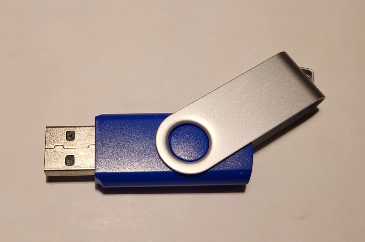 THUMB DRIVE