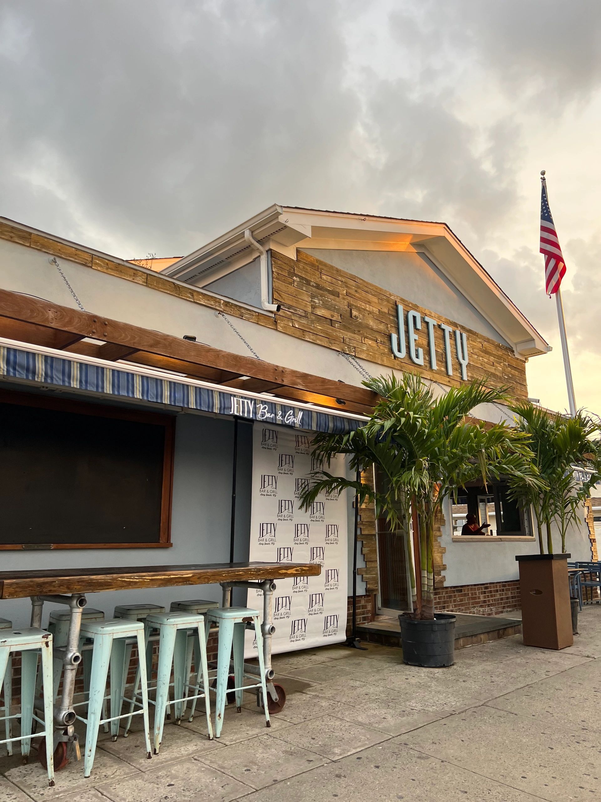 Jetty Bar & Grill - Restaurant, Bar and Grill, Restaurant, Bar