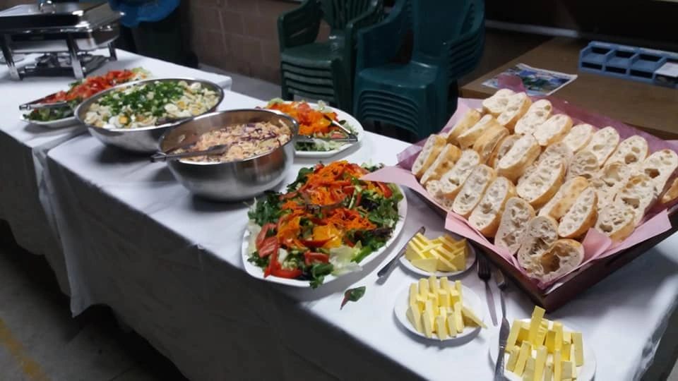 6 Reasons to Hire a Caterer for Your Next Club Function
