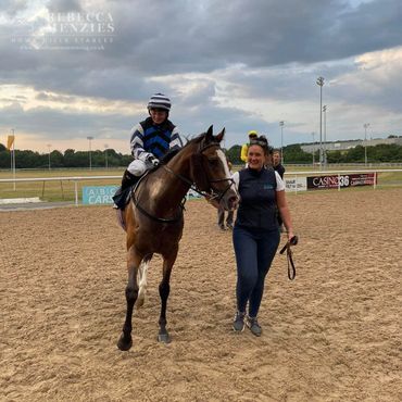 PHOTOGRAPHS | Rebecca Menzies Racing