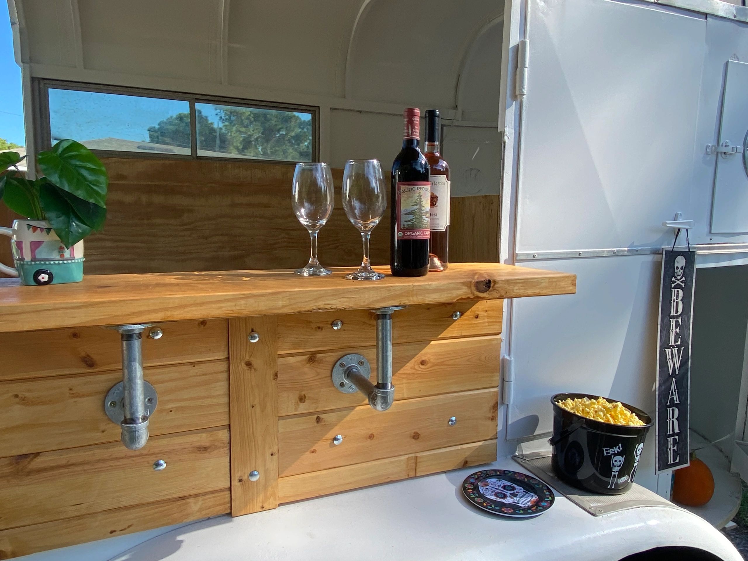 Campfire Trailers - Horse Trailer Mobile Bar, Mobile Bar Sales