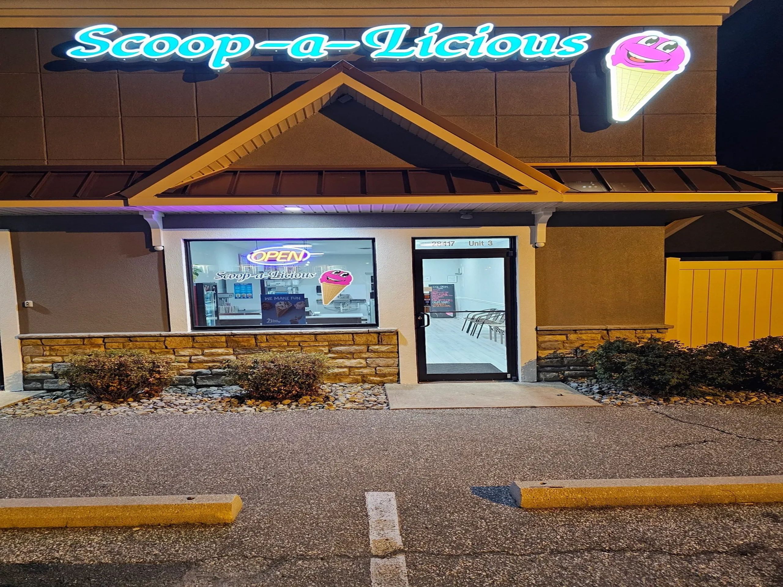 Artisanal Ice Cream, Sno Cones & More - Scoop-a-Licious