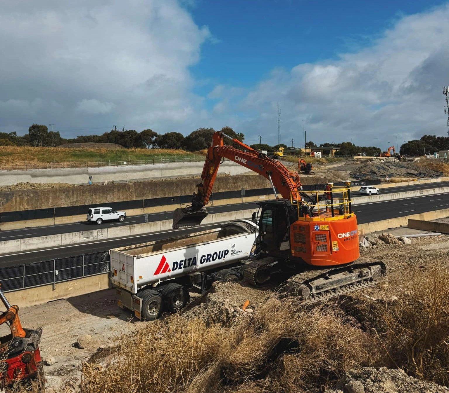 One Civil- Wet Hire GPS Excavators