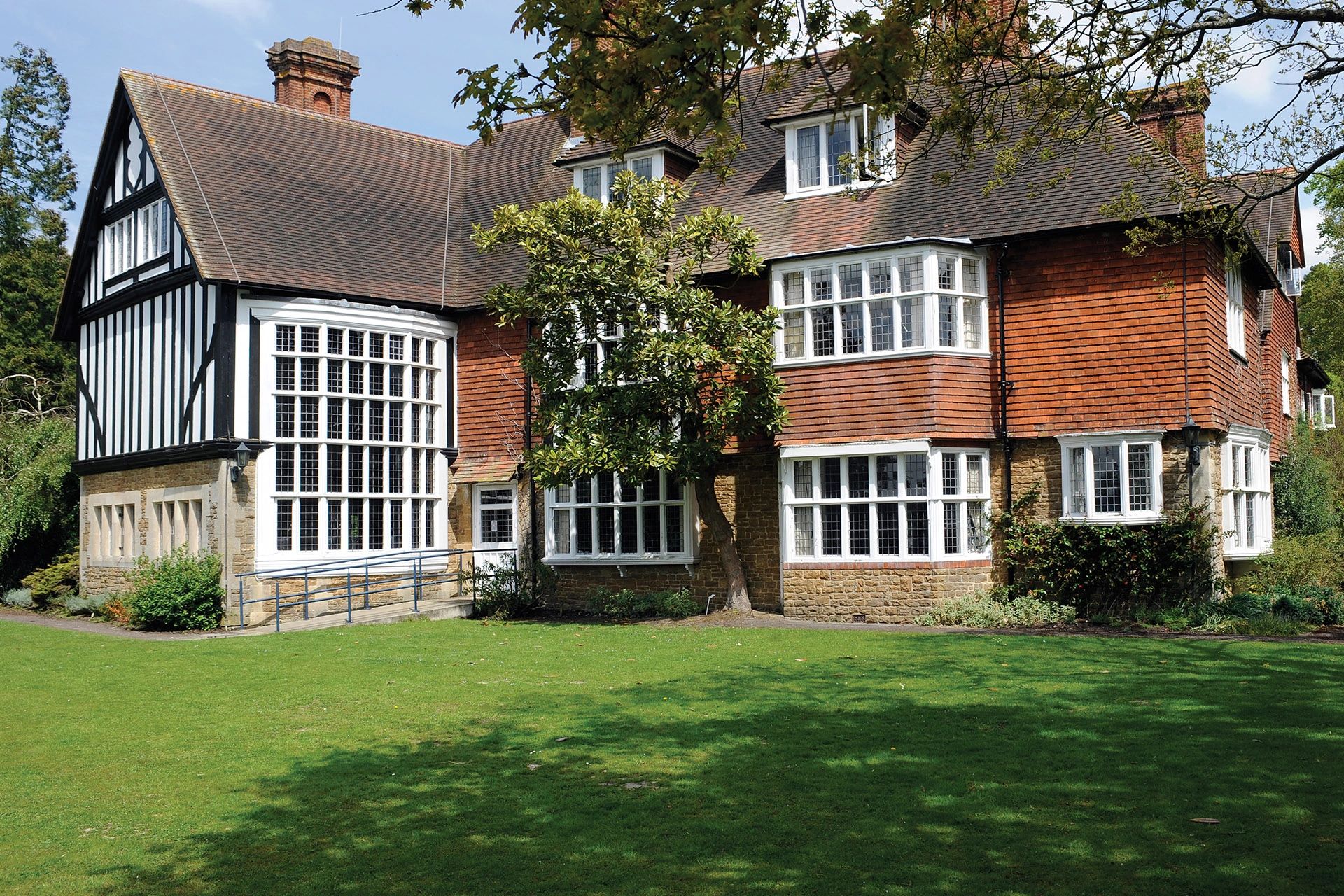 The Surrey Style: Tile-Hanging