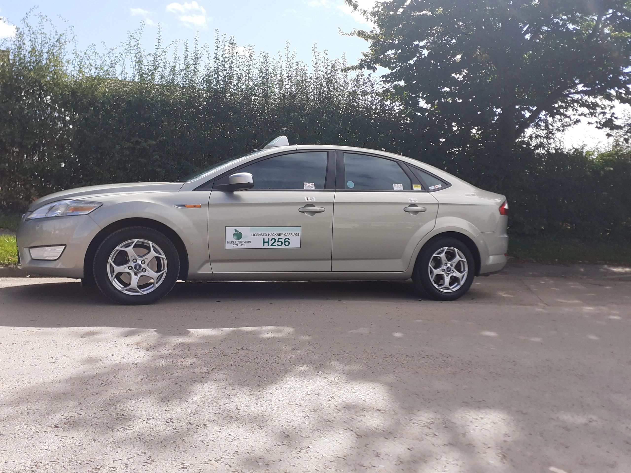 Contact Us on 07563834581 | My Taxi Hereford