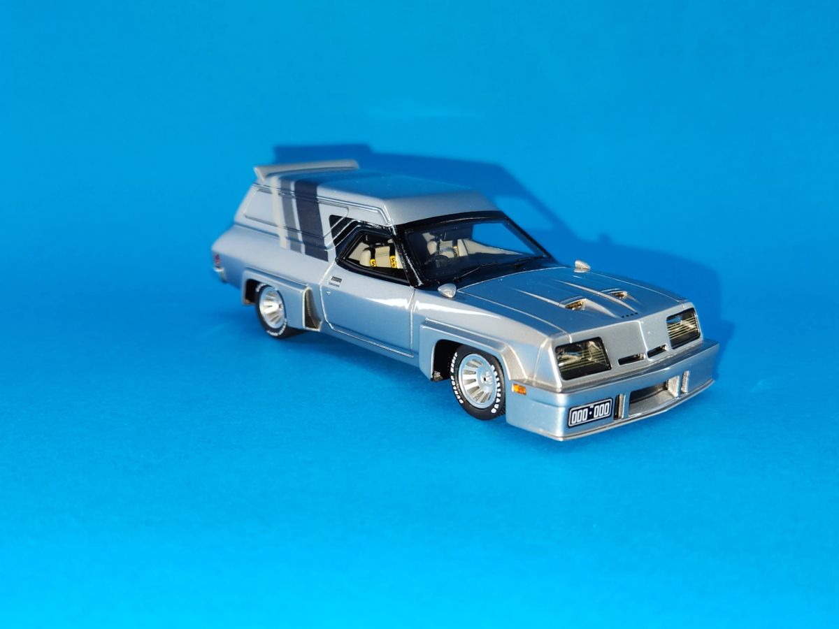 Ace Model Cars ACETF16 Ford Concorde XC Falcon 1977 Motor Show Van