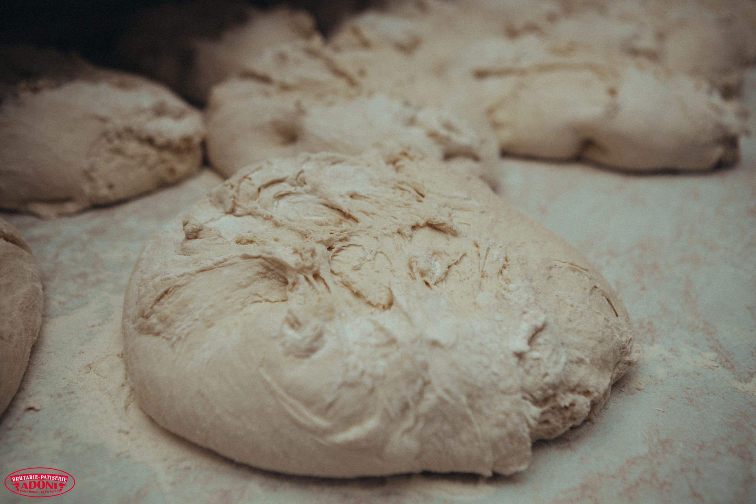 Brutaria Adoni Pékség