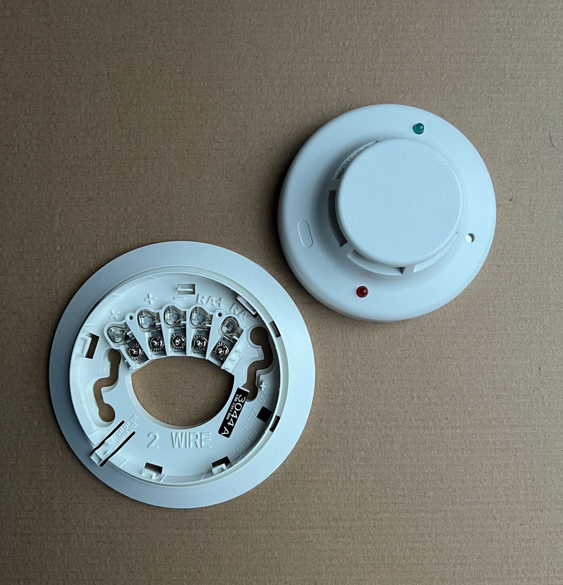 SYSTEM SENSOR C2WTRBA PHOTO ELECTRIC SMOKE DETECTOR WITH RELAY BASE