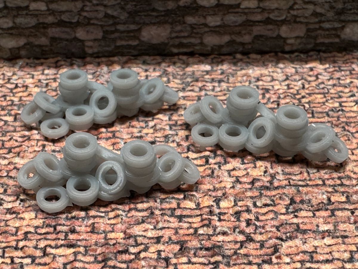 Stack of Tires HO Scale DT-053HO-02