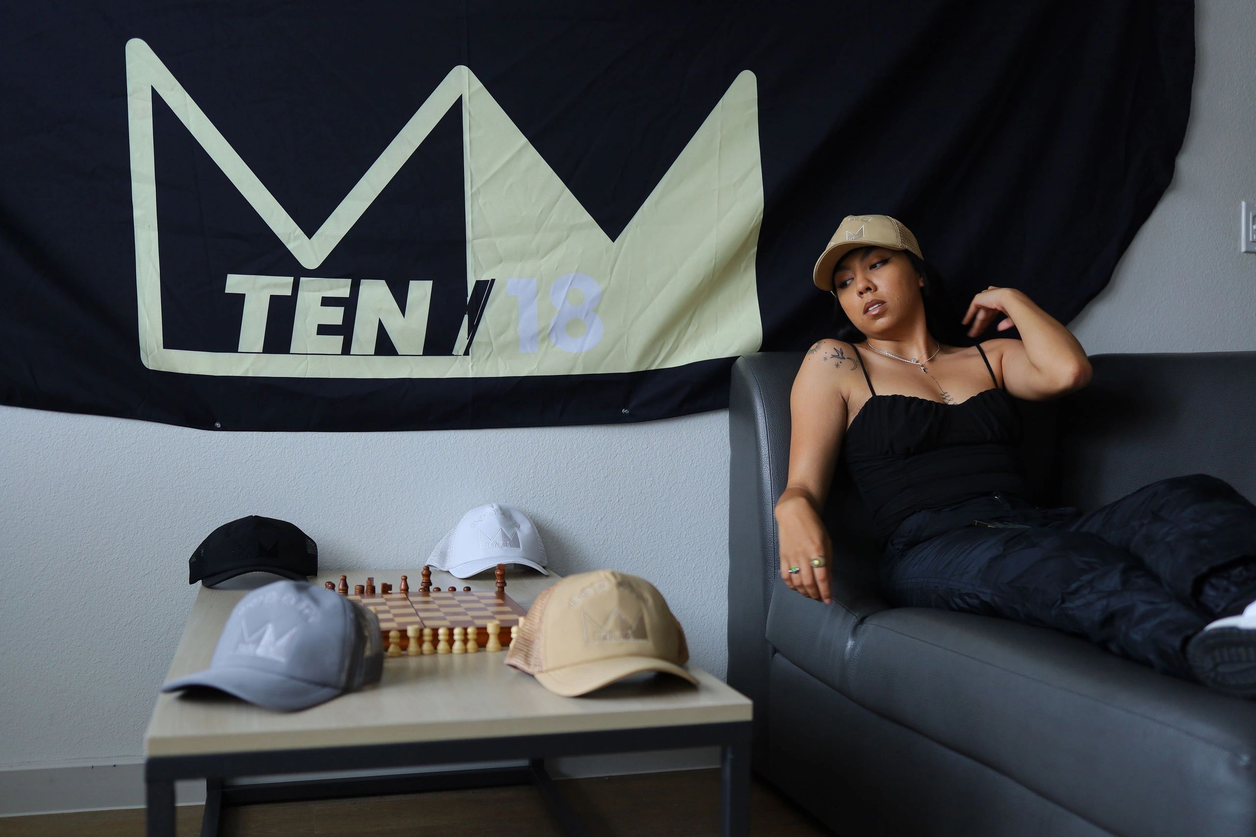 Ten/18 - Clothes, Clothing Store, Ten