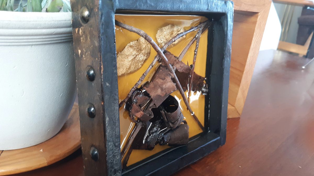Small Wall "Assemblage" in Upcycled Leather Tray Made of Resin, Bark ...