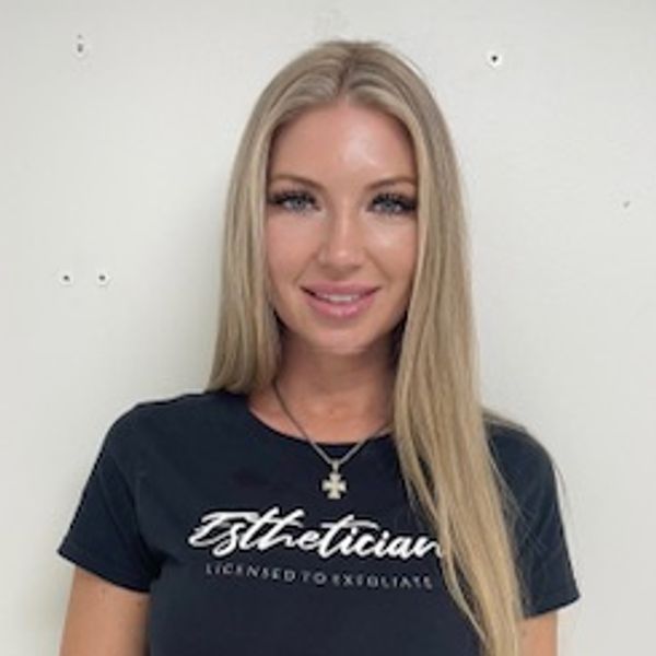 Deluxe Esthetics by Danielle - Facial, Microchanneling