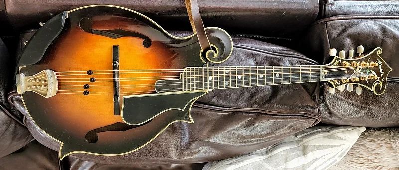#64 Monteleone F5 Mandolin (1981)