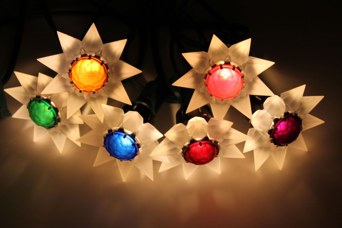 7 Light C7 socket strand with frost point and frost color center stars