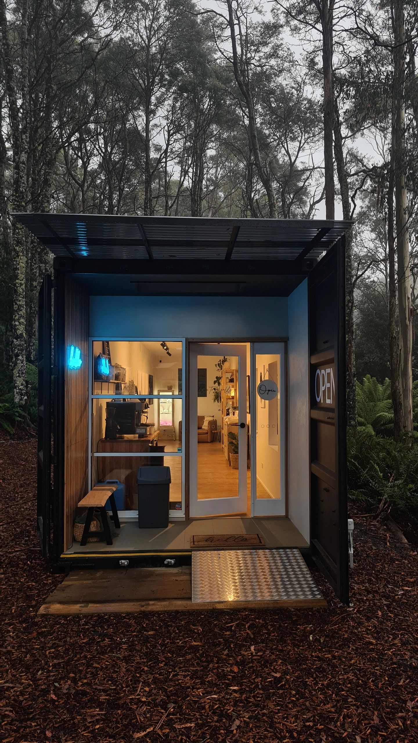 Blue Tree Gallery - Art Gallery Cafe