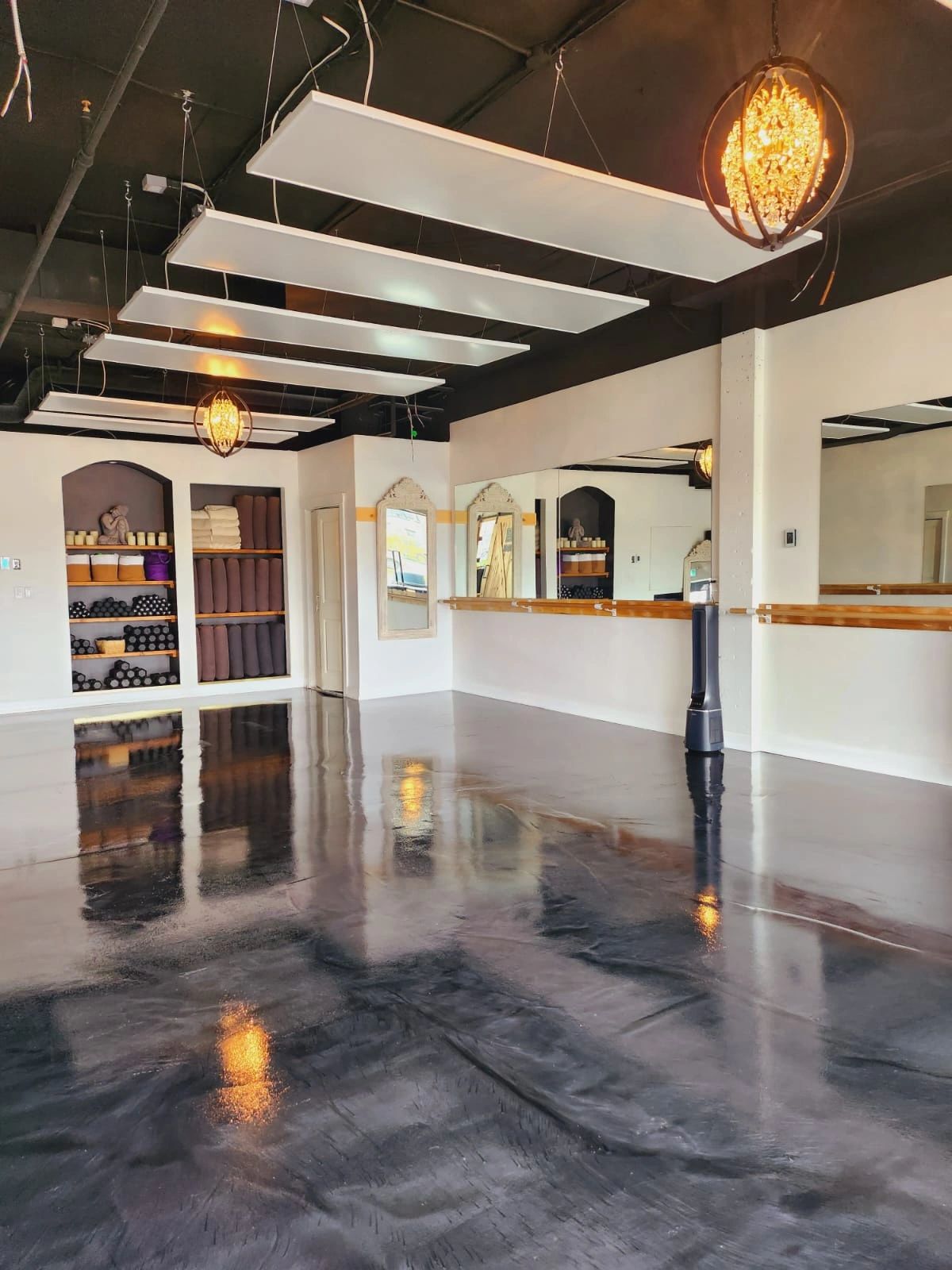 Calmheartstudios - Pilates Reformer Yoga, Hot Yoga