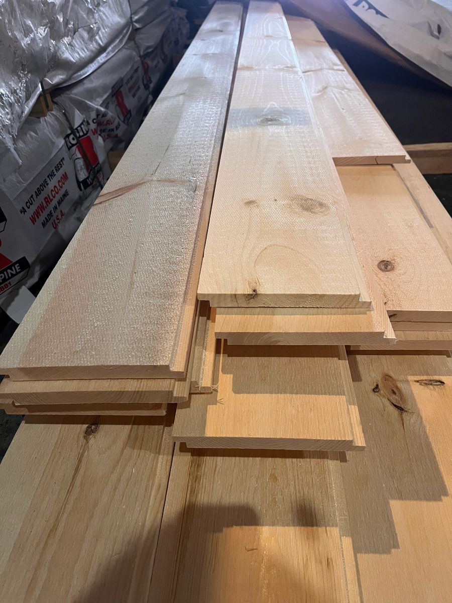 1X8 Shiplap (standard grade)