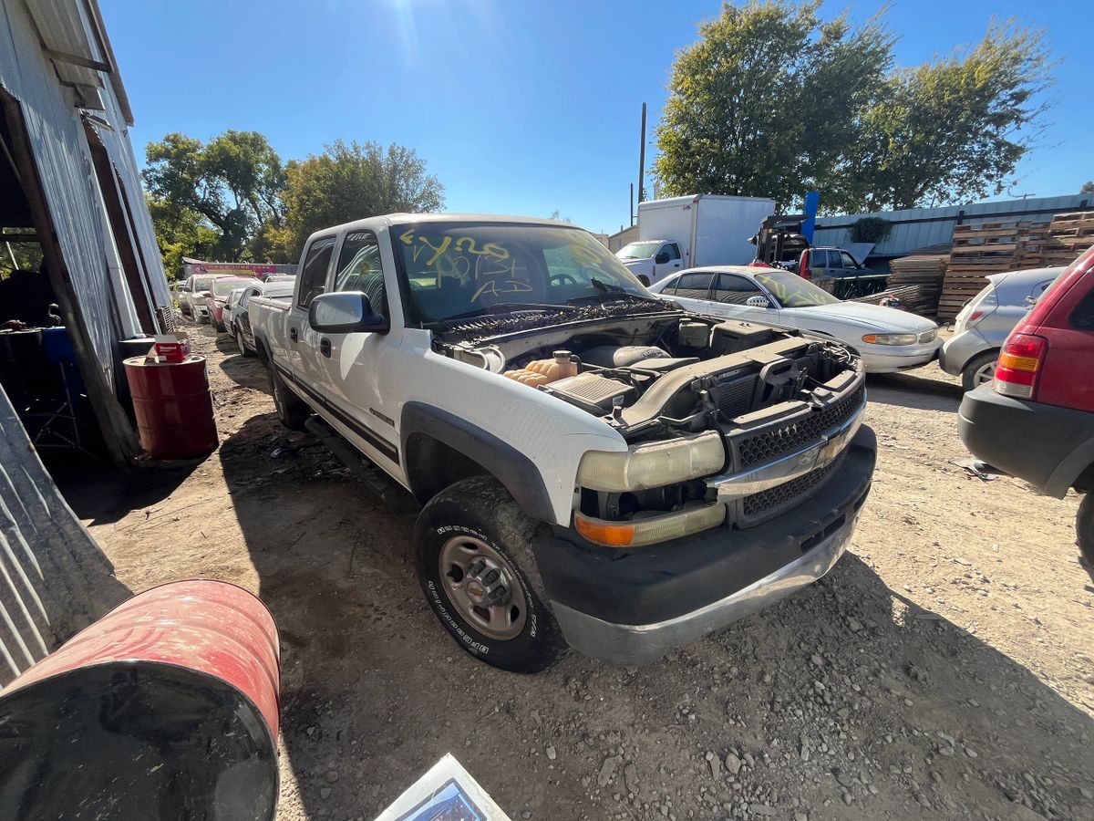 2001 Chevrolet Silverado - PARTING OUT - Y-20 - STK#F33360