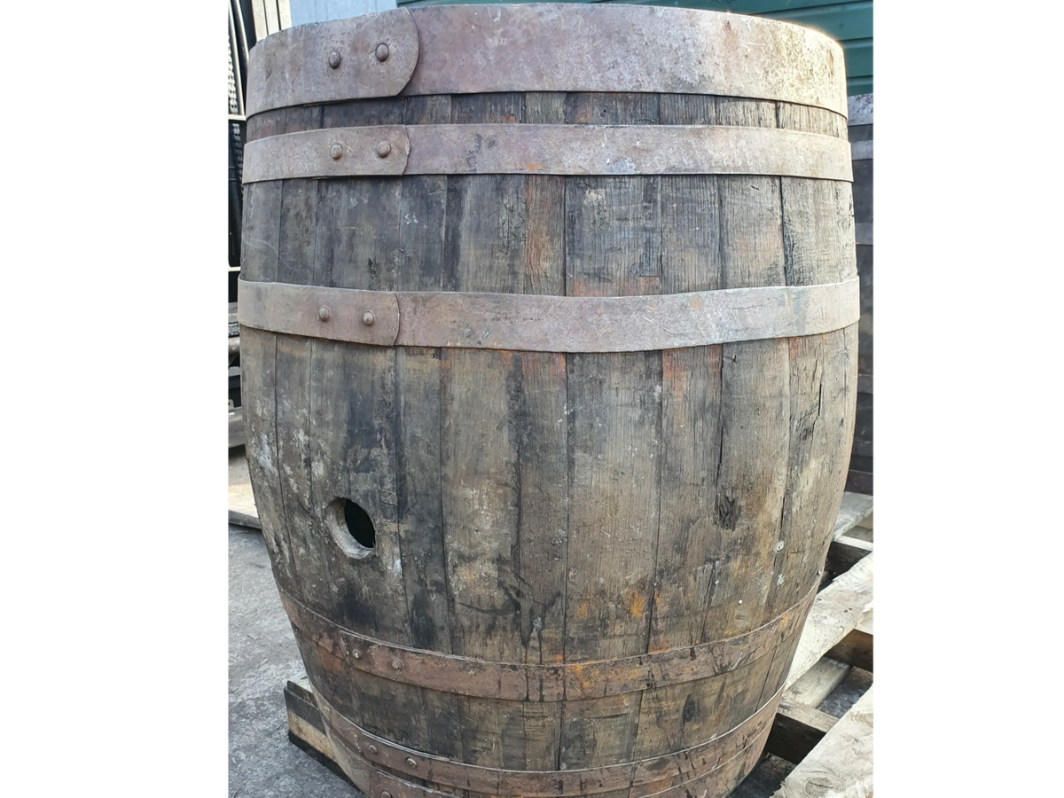 1 x whole hogshead whisky/whiskey barrels..uk mainland delivery included