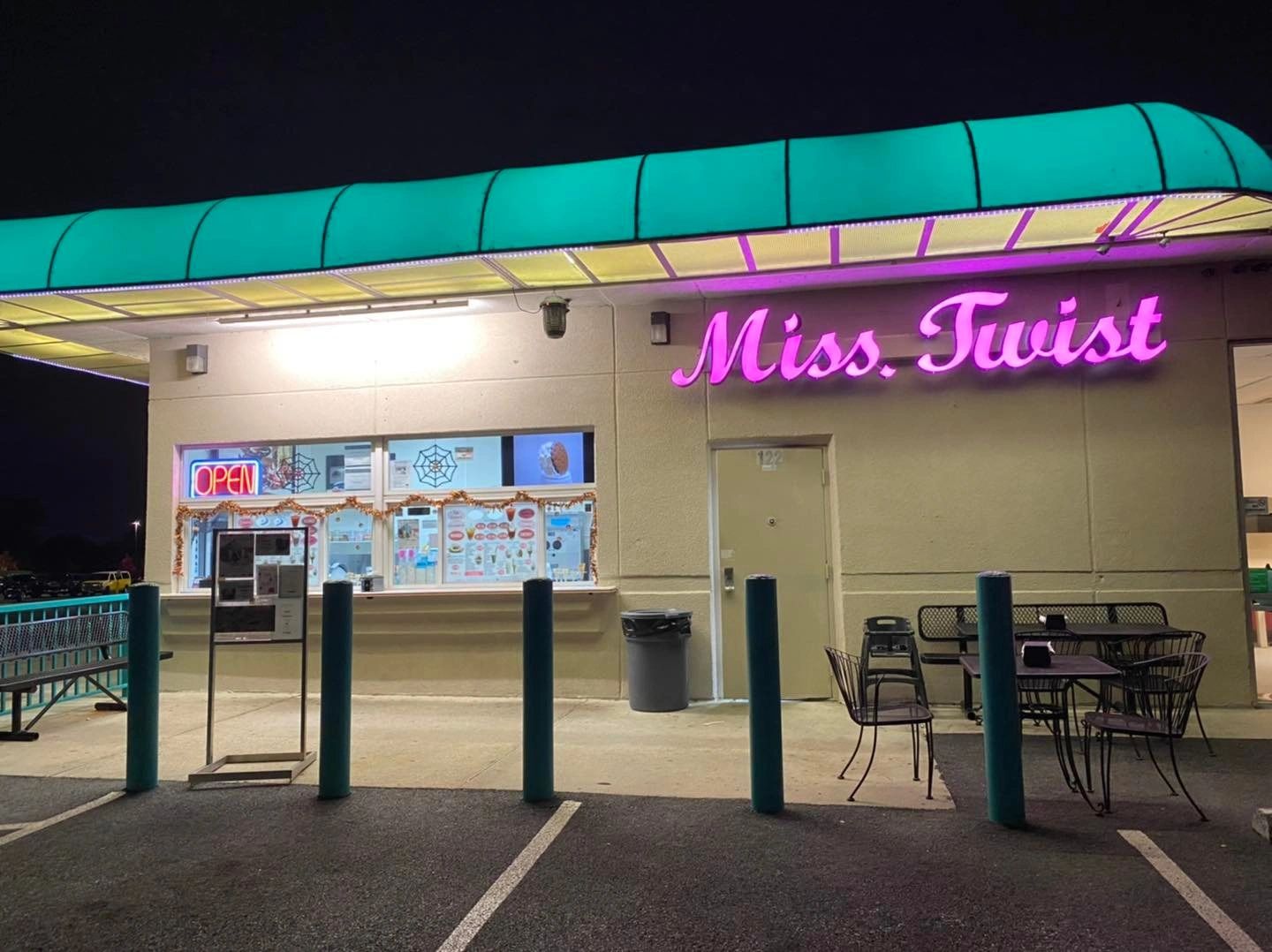 Miss Twist Ice Cream - Ice Cream, Ice Cream Truck, Ice Cream Shop