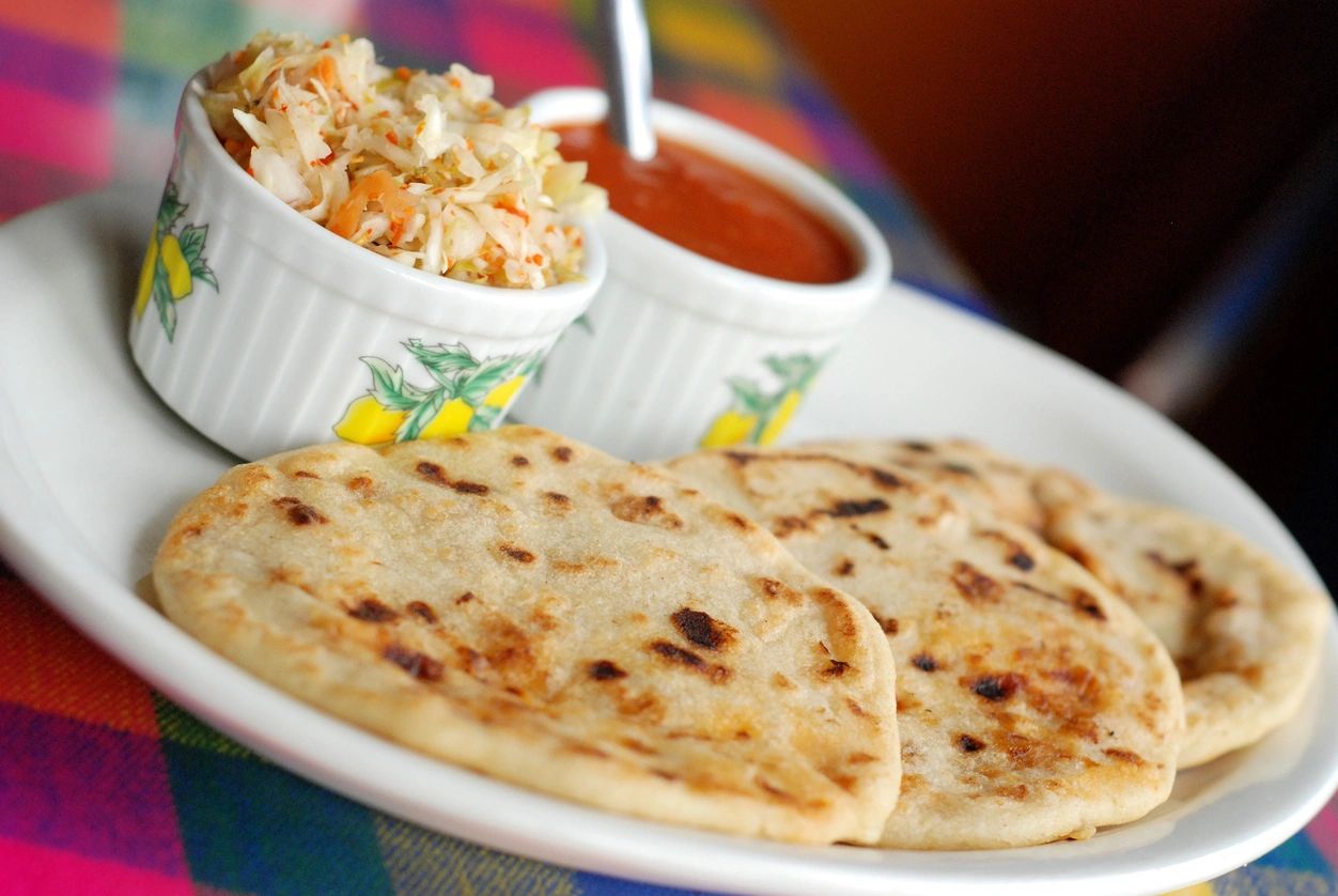 Los Comales Cafe - Pupusas, Salvadorean Food