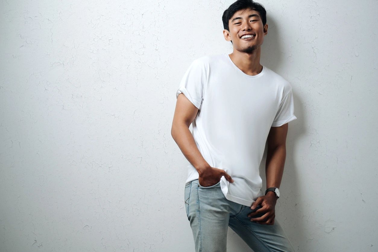 5 Ways to Wear a White Tee