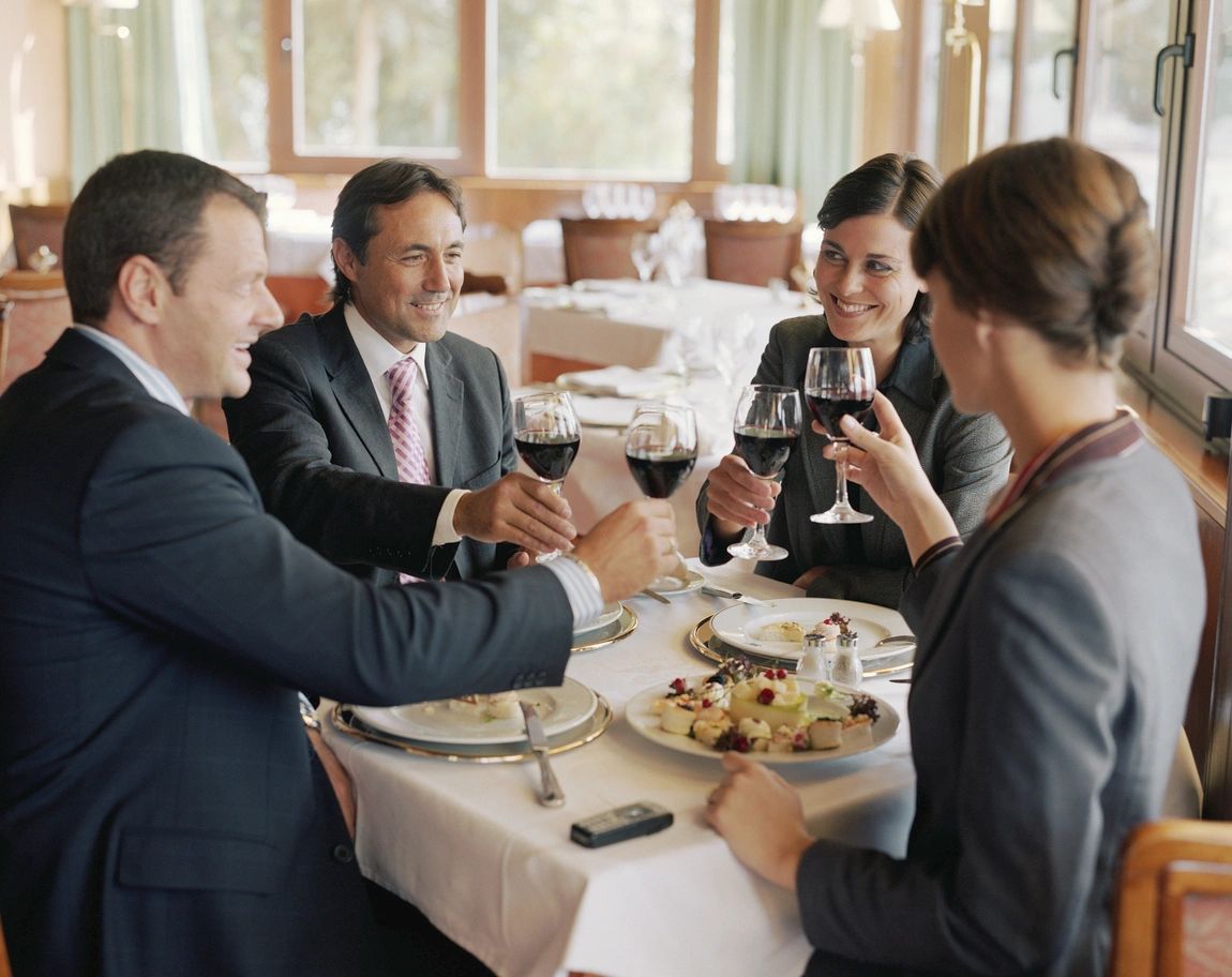 Boosting Workplace Morale: The Benefits of Weekly Staff Lunches